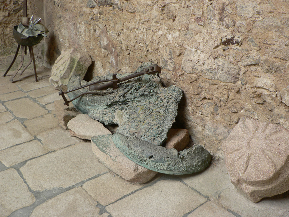 Riding With Dave: The Beauty Of Angles-sur-l'Anglin And The Horror Of ...