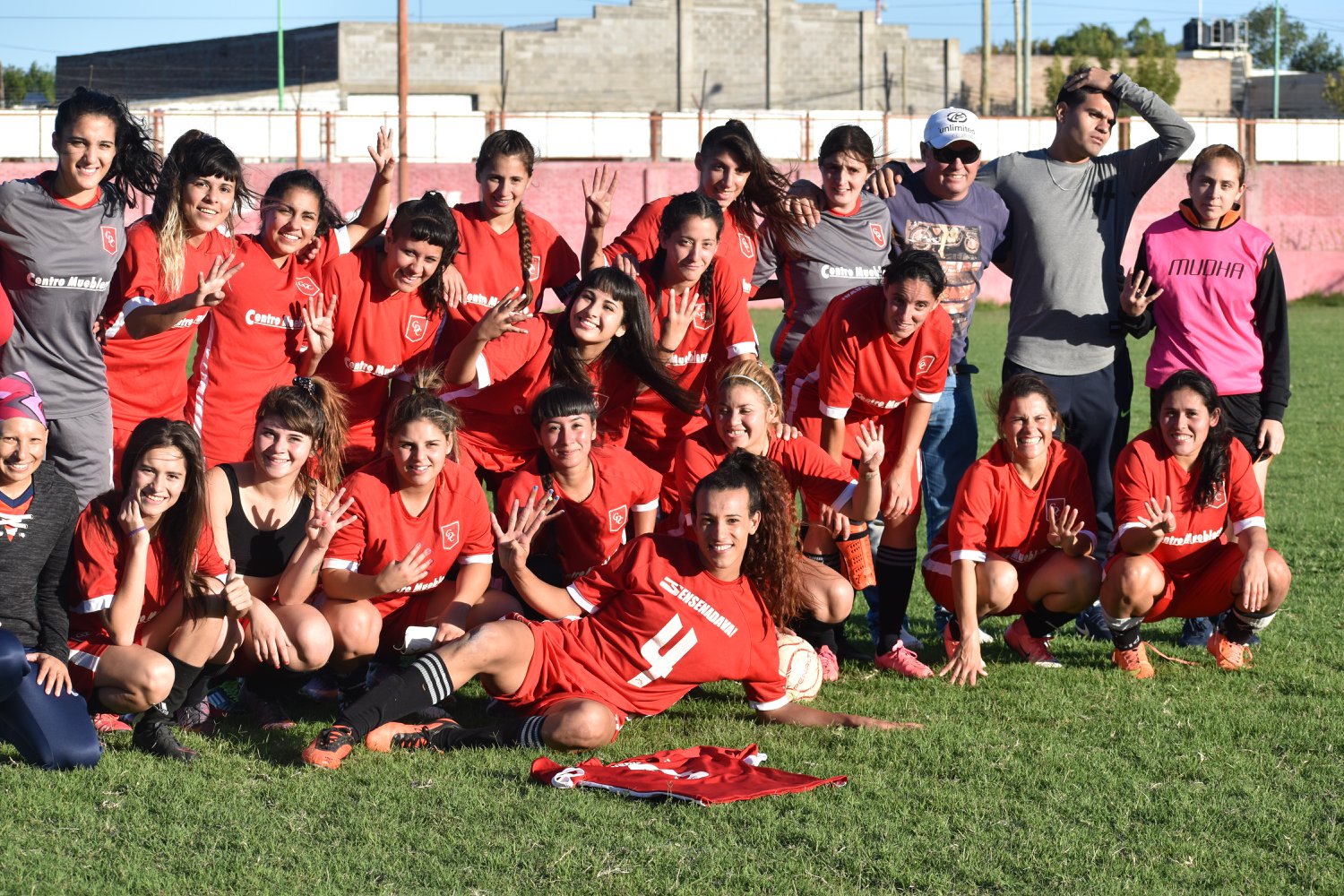 Revista Tribuna Roja: LA ENORME CAMPAÑA DE LAS ROJAS CAMPEONAS