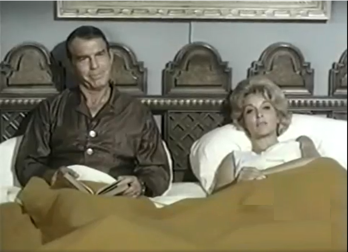 The Brady Bunch Blog: Check out Steve & Barbara Douglas' VERY 1970s Bed