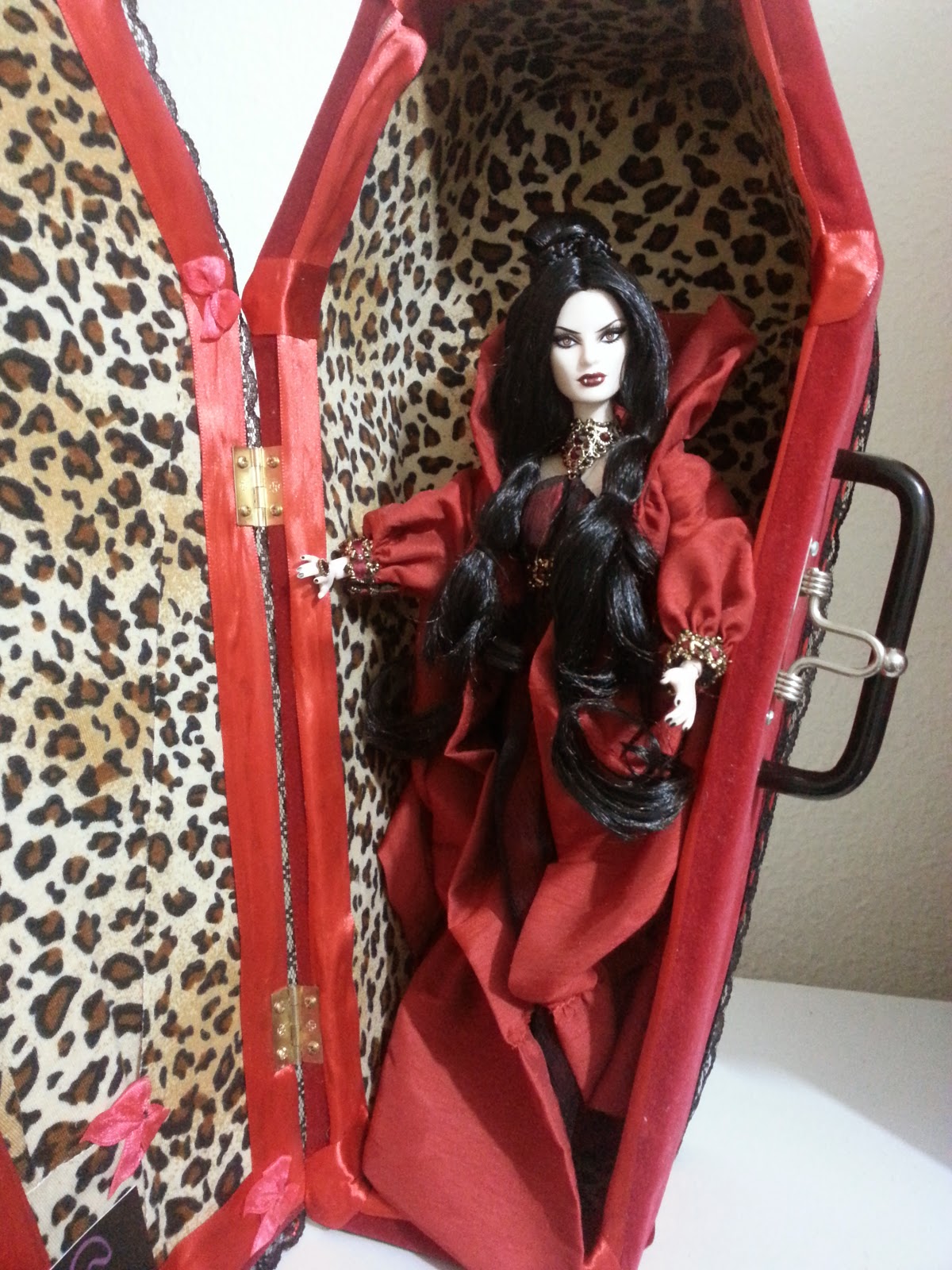 Coleção de Vampiros: Haunted Beauty Vampire Barbie Doll by Barbie ...