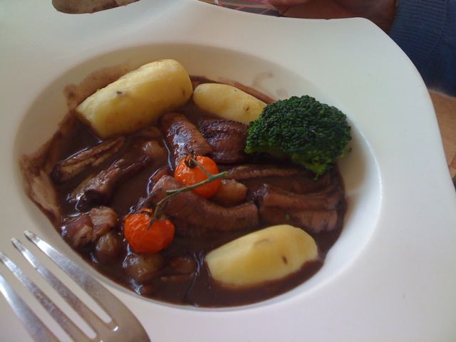 MATELOTE A LA BORDELAISE | les pieds sous la table