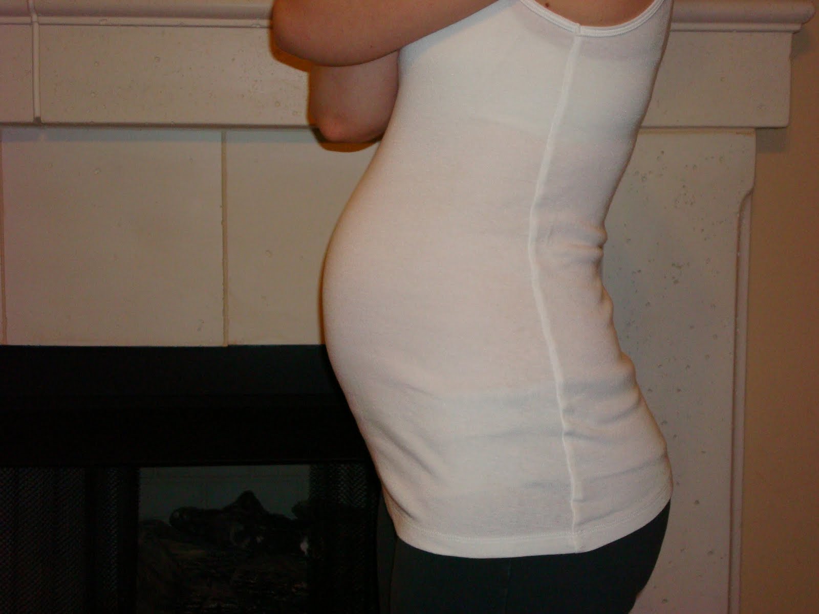 Our Journey Through Parenthood: 20 Week Belly Shot