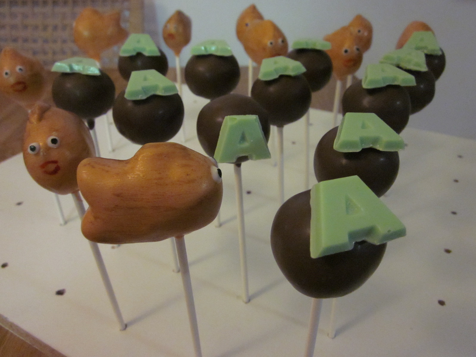 The Cake Pop Bakery: Fish Cake Pops