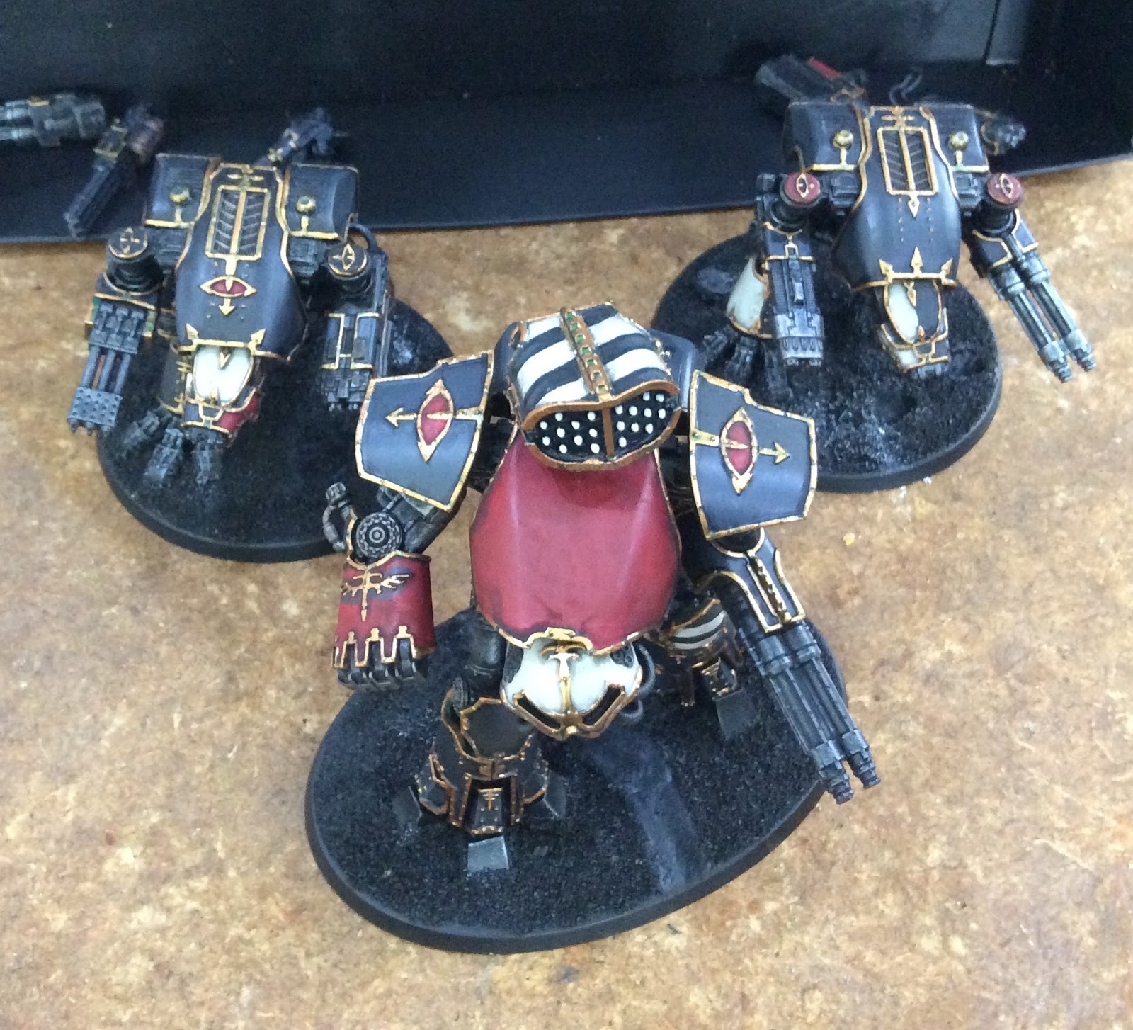 Redtoof's Mostly 40K Blog: Painting the Death's Heads