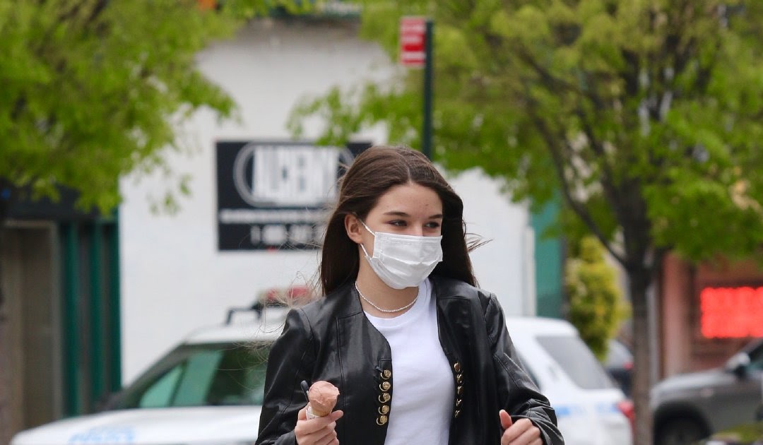 All about Suri Cruise : 2021.04.17 - Suri spotted with friend out and ...