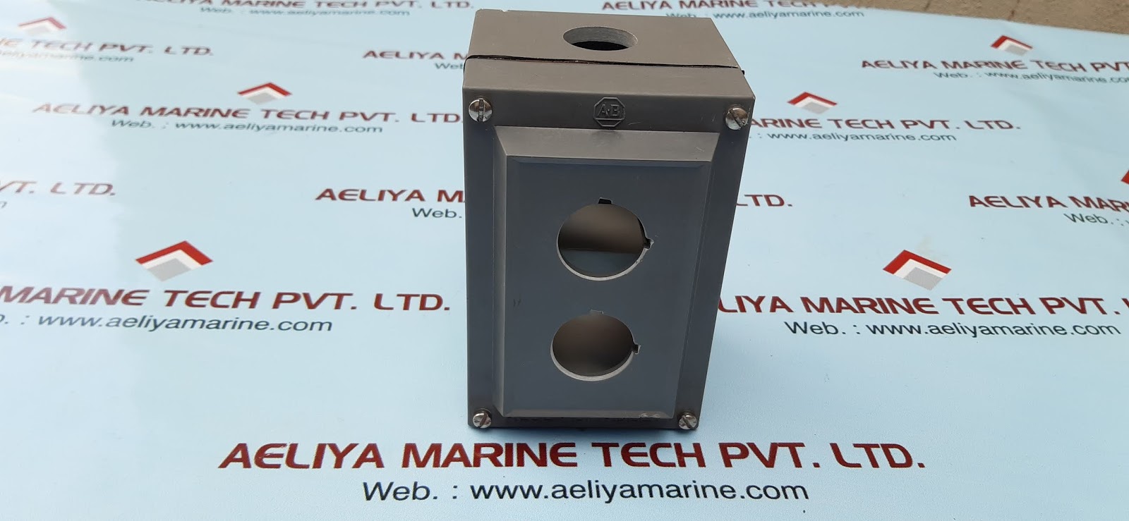 ALLEN-BRADLEY 800R-2HZ4R SER B HOLE PUSHBUTTON ENCLOSURE - Aeliya Marine