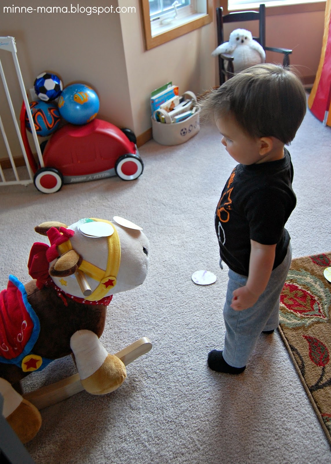 Minne-Mama: Easter Egg Hunt Contact Paper Play