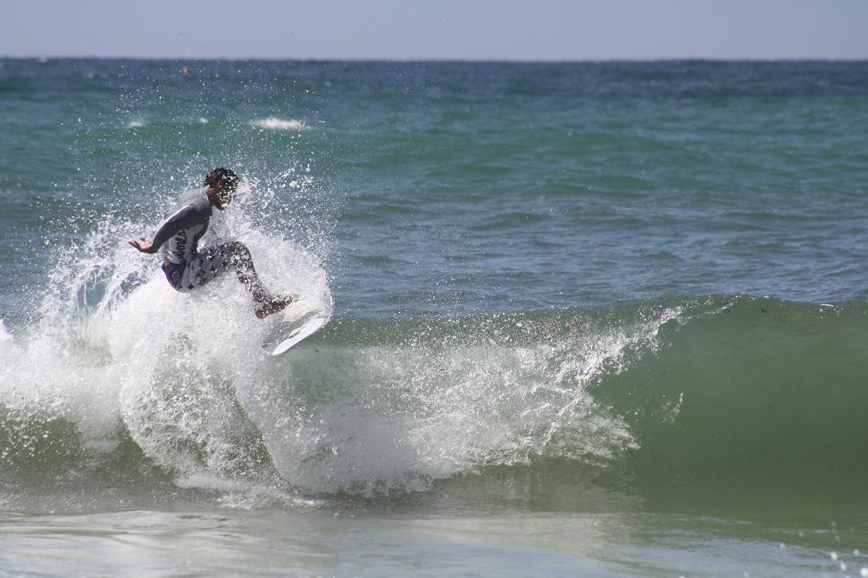 Thursday Mid Day Beach and Surf Report 06/21/2012.