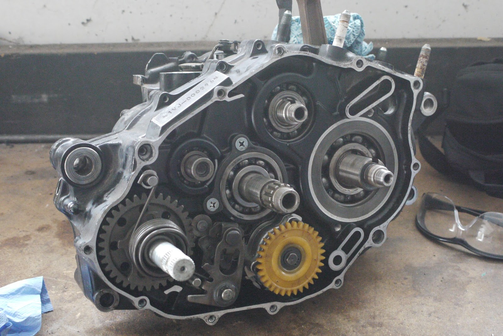 Greasy Greg: XT600 engine rebuild - cleanup of the new cases (Part 1)