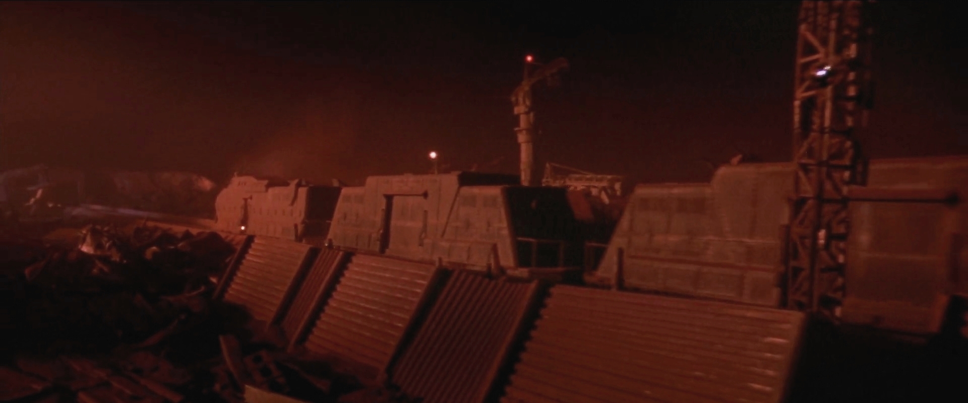 Images from Ghosts of Mars (2001) movie | human Mars