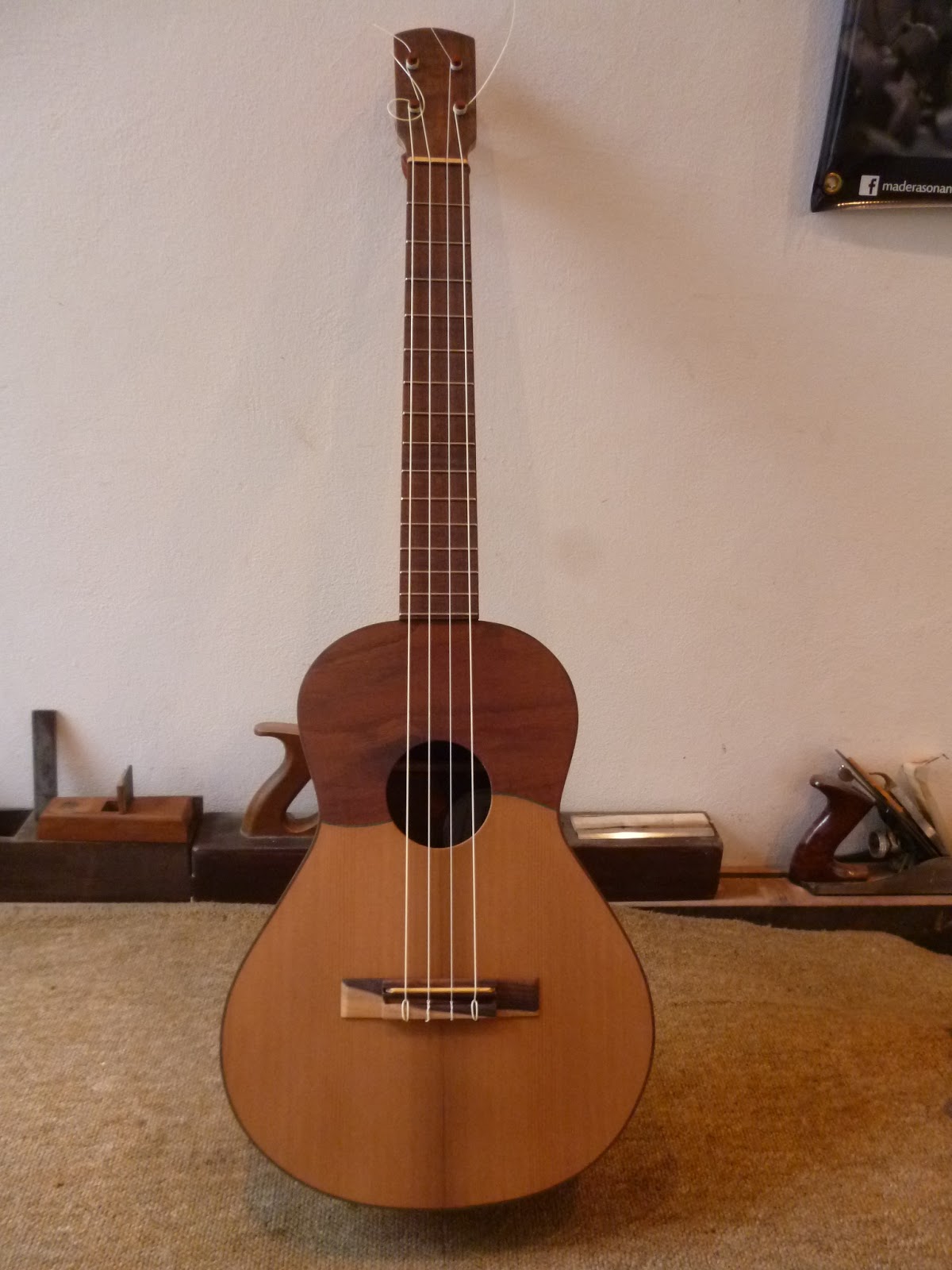 leandro cicconi - artesano luthier: Cuatro venezolano