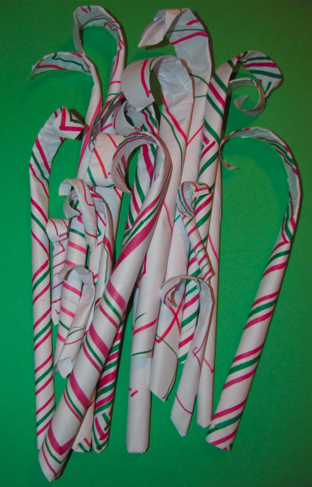 The Chocolate Muffin Tree: Paper Candy Canes