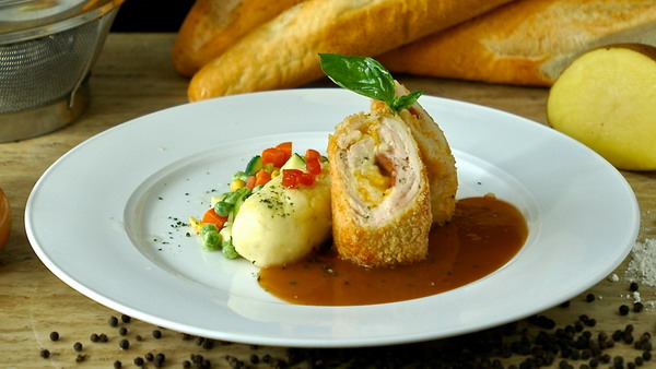 Chef Sunny Gupta: Food Plating techniques & Tips