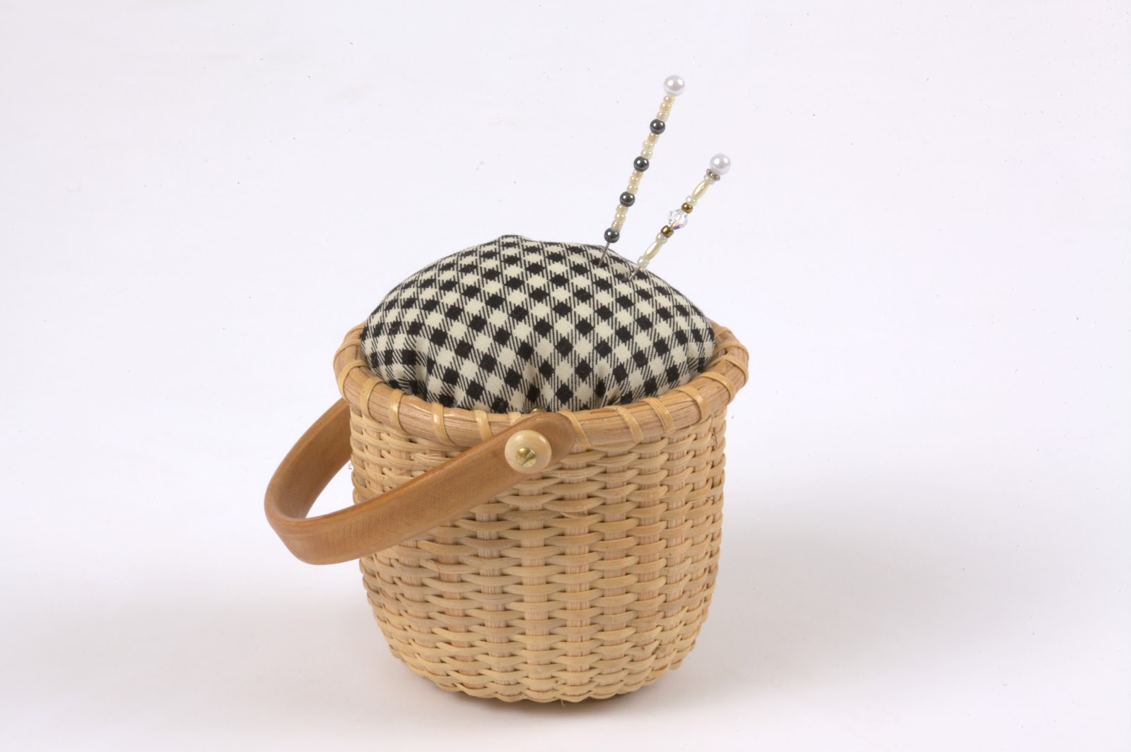 Selvage Blog: Nantucket Basket Pincushions With Rocks