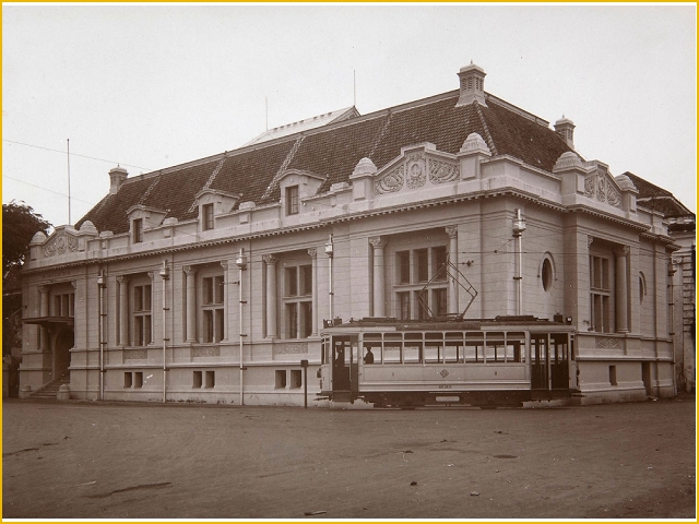 Langkah Anak Desa: Museum De Javasche Bank, Perjalanan Sejarah Bank ...