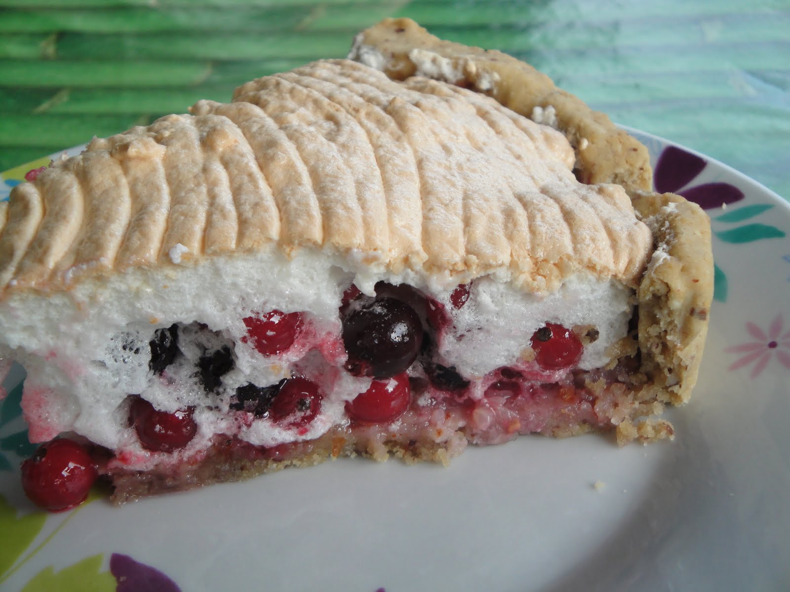 home made: tarte meringuée aux groseilles et cassis