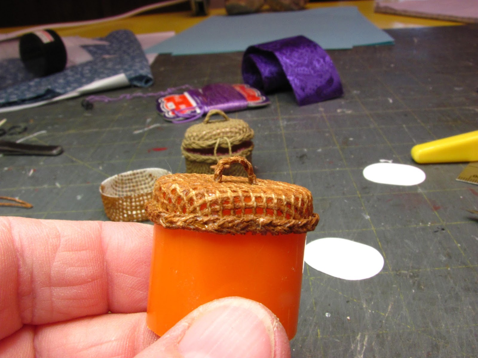 Dollhouse Miniature Furniture - Tutorials | 1 inch minis: 1 INCH SCALE ...