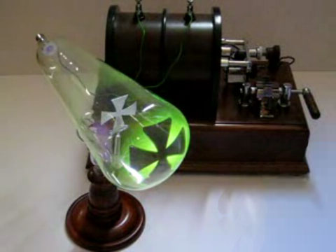 Enroque de ciencia: ¿Cuándo se hizo la primera radiografía? (y II)