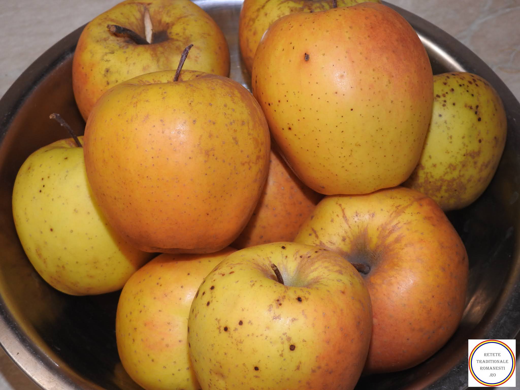 Smoothie cu fructe si cereale reteta | Retetetraditionaleromanesti.ro