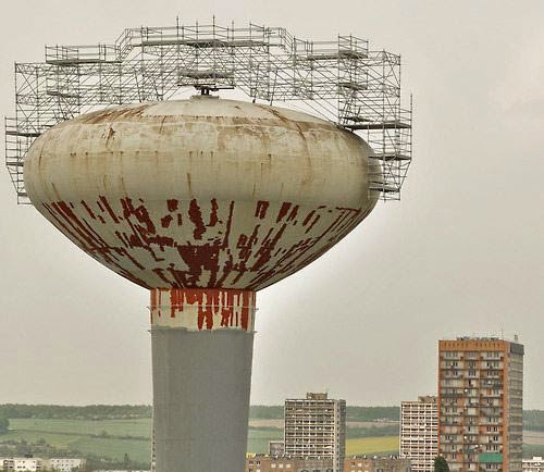 Fresh & Cool Pics: Extreme Scaffolding