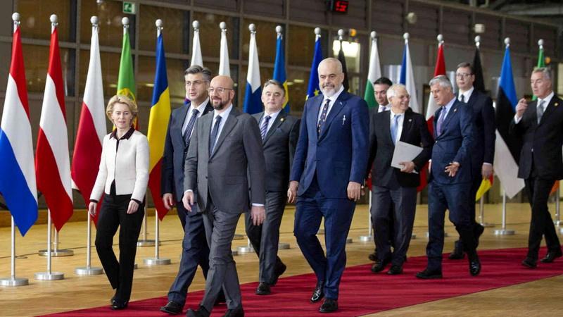 Εν μέσω πανδημίας, οι ΥΠΕΞ της ΕΕ ενέκριναν την έναρξη ενταξιακών ...
