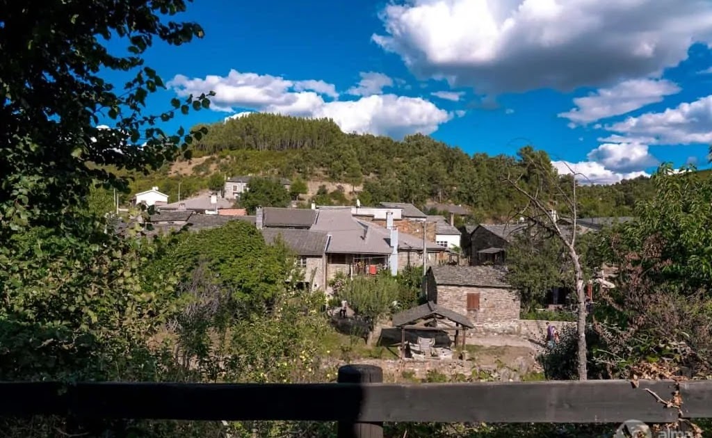 MEMÓRIAS...e outras coisas...: Visitar Rio de Onor, uma aldeia ...