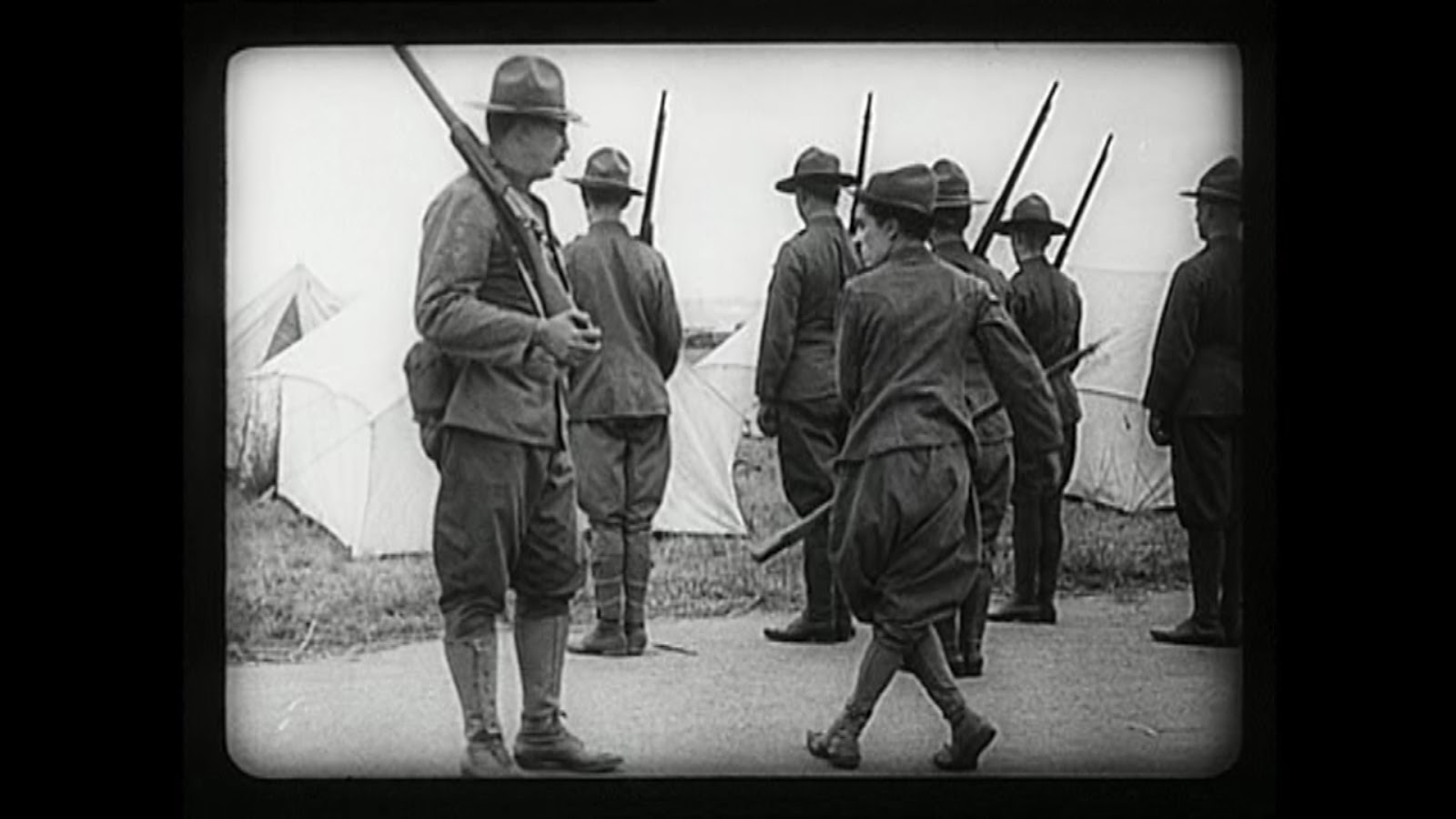 Cinésium Le Blog: Charlot soldat: la contribution de Chaplin à l'effort ...