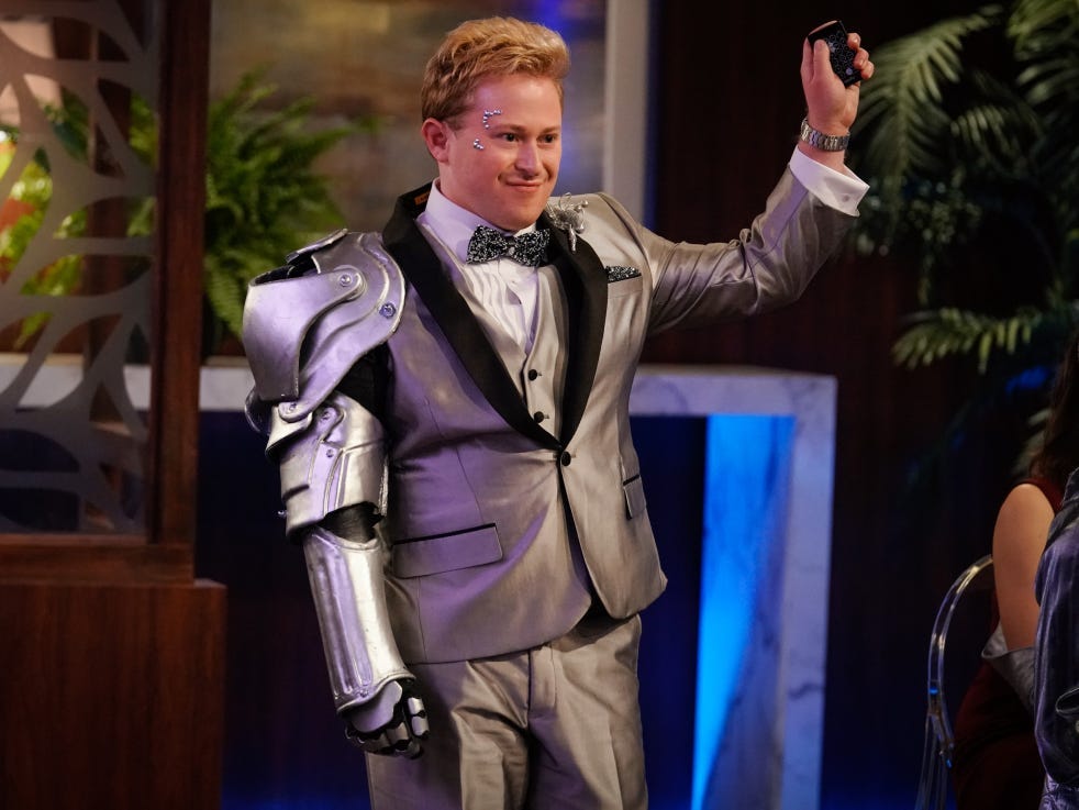 NickALive!: 'iCarly' Star Reed Alexander Talks Nevel's Return on the ...