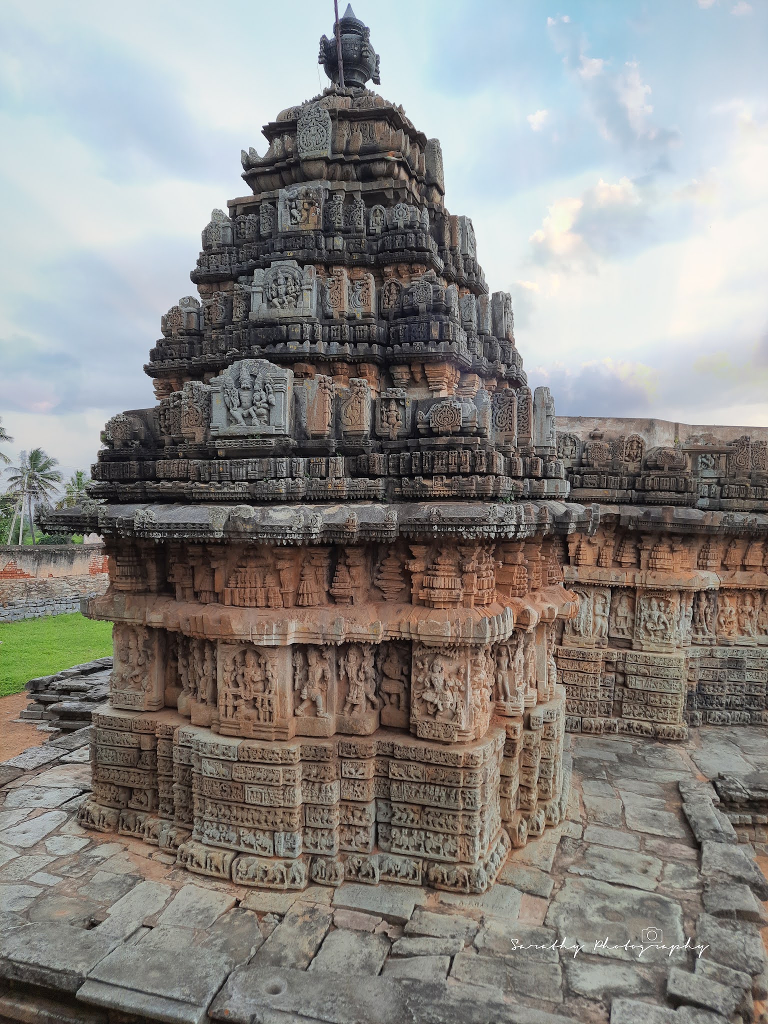 Shri Mallikarjuna Temple of Basaralu and the Koppa Lake