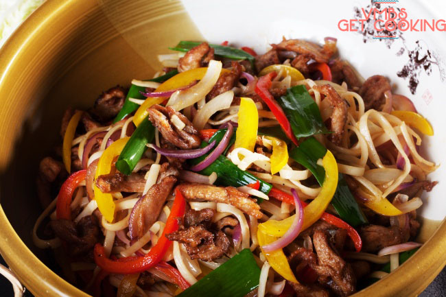 Wok-tossed beef noodles