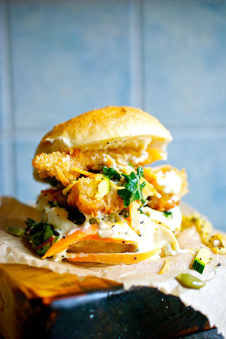 JANEK PASZKOWSKI: "KAROL" - KANAPKA Z CHRUPIĄCYM, KOKOSOWYM DORSZEM