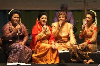 ASAL MULA SENI PERTUNJUKAN TEMBANG CIANJURAN | SENI - BUDAYA INDONESIA