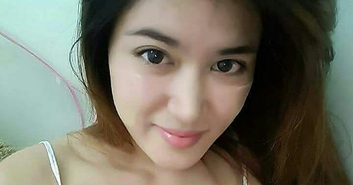 Melihat Toket Pembantu Baruku Yang Menggairahkan