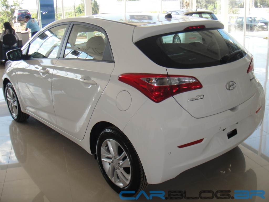 HB20 Premium Branco Polar - fotos, preço e especificações