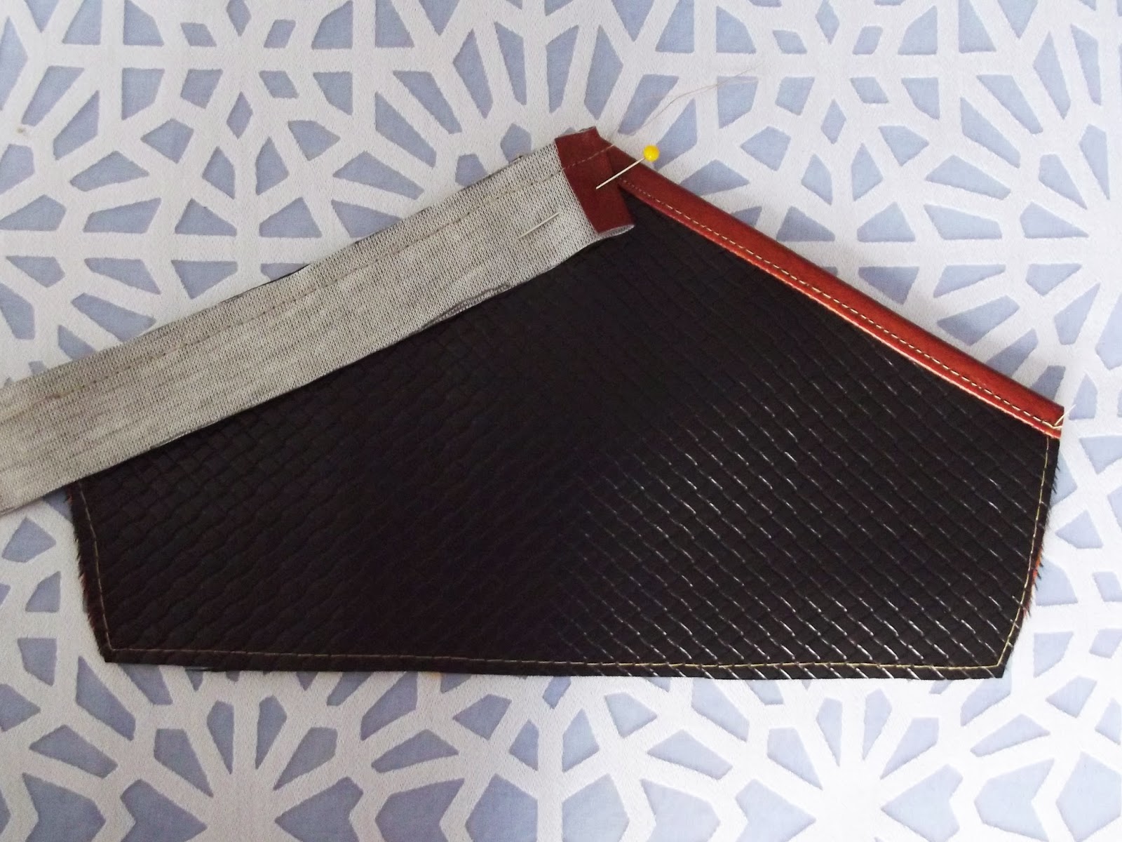 Crayons: Leather Armour Tutorial