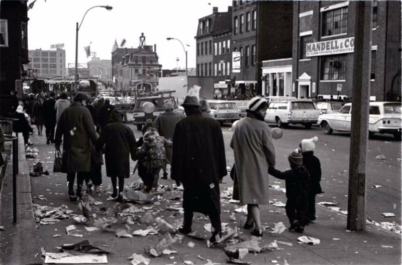 29 Fascinating Photos That Capture Street Scenes of Boston in the 1960s ...