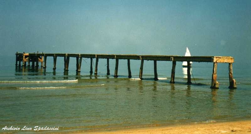 NoiVastesi: Storia della nostra spiaggia: il Pontile (la Bbanghéine)
