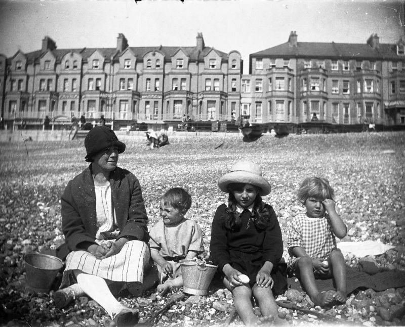 Simple Life in the Early 20th Century Through Amazing Found Photos ...