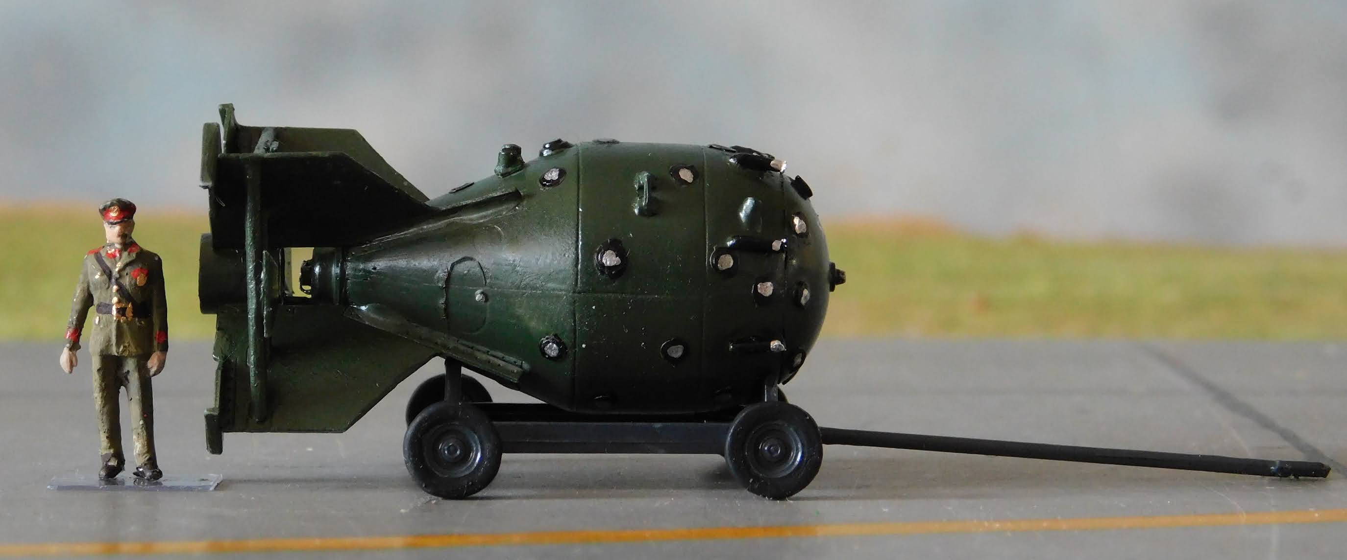 Happyscale-Modellbau: RDS-3 Marya (Joe-3) Soviet atomic bomb - A-model 1/72