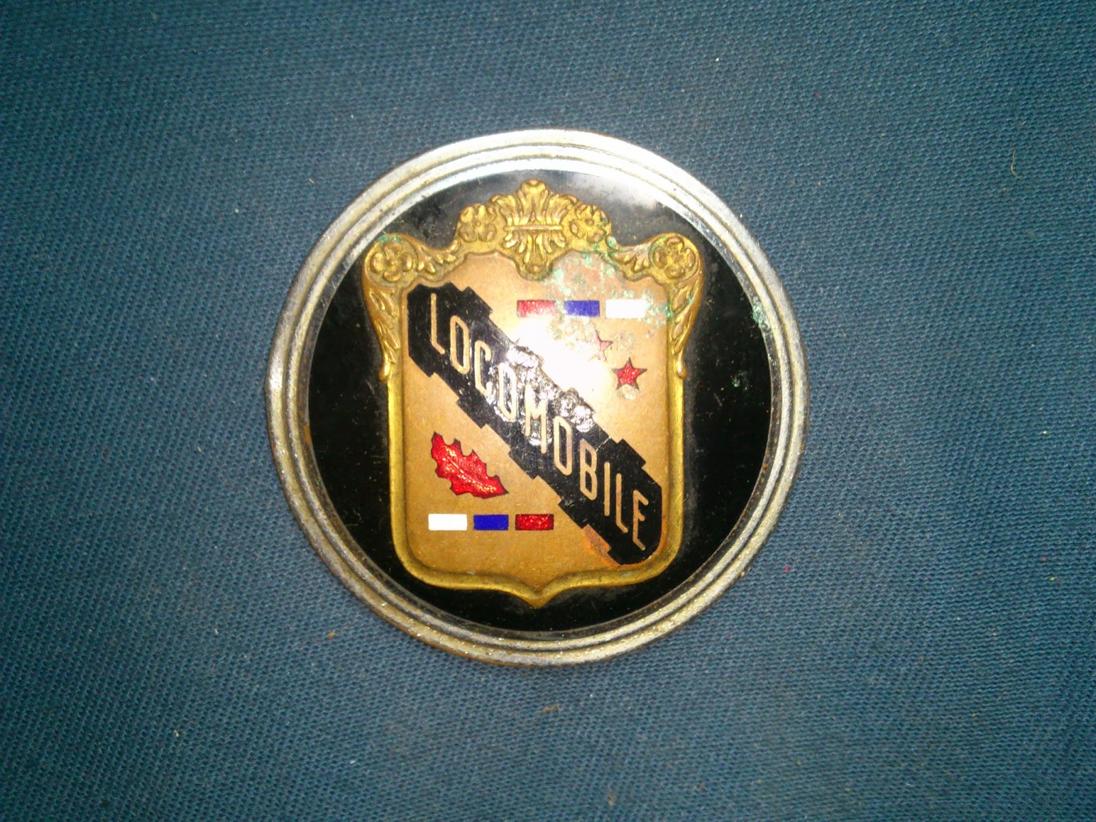 RadiatorEmblems: LOCOMOBILE / USA