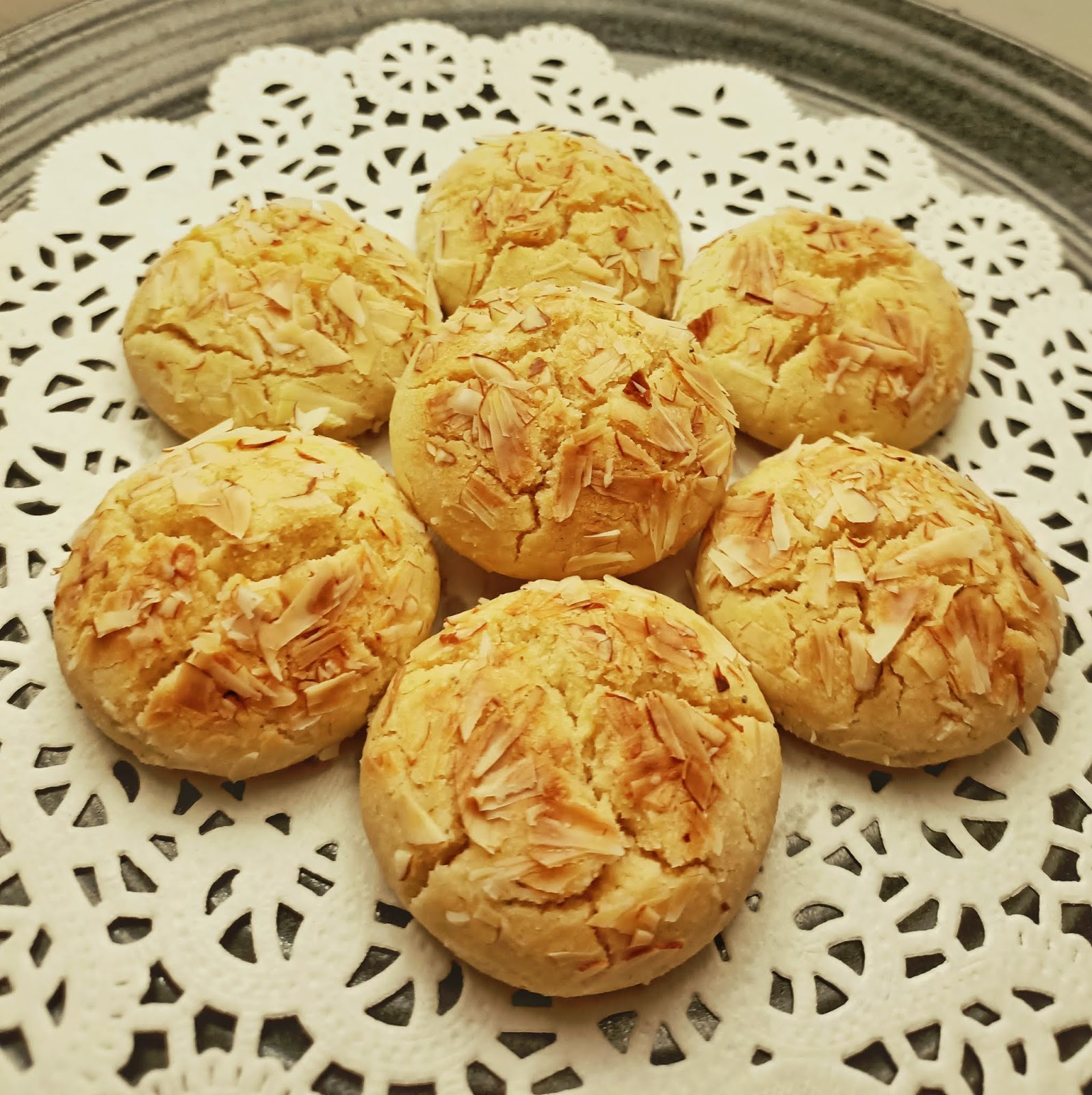 Almond nan khatai