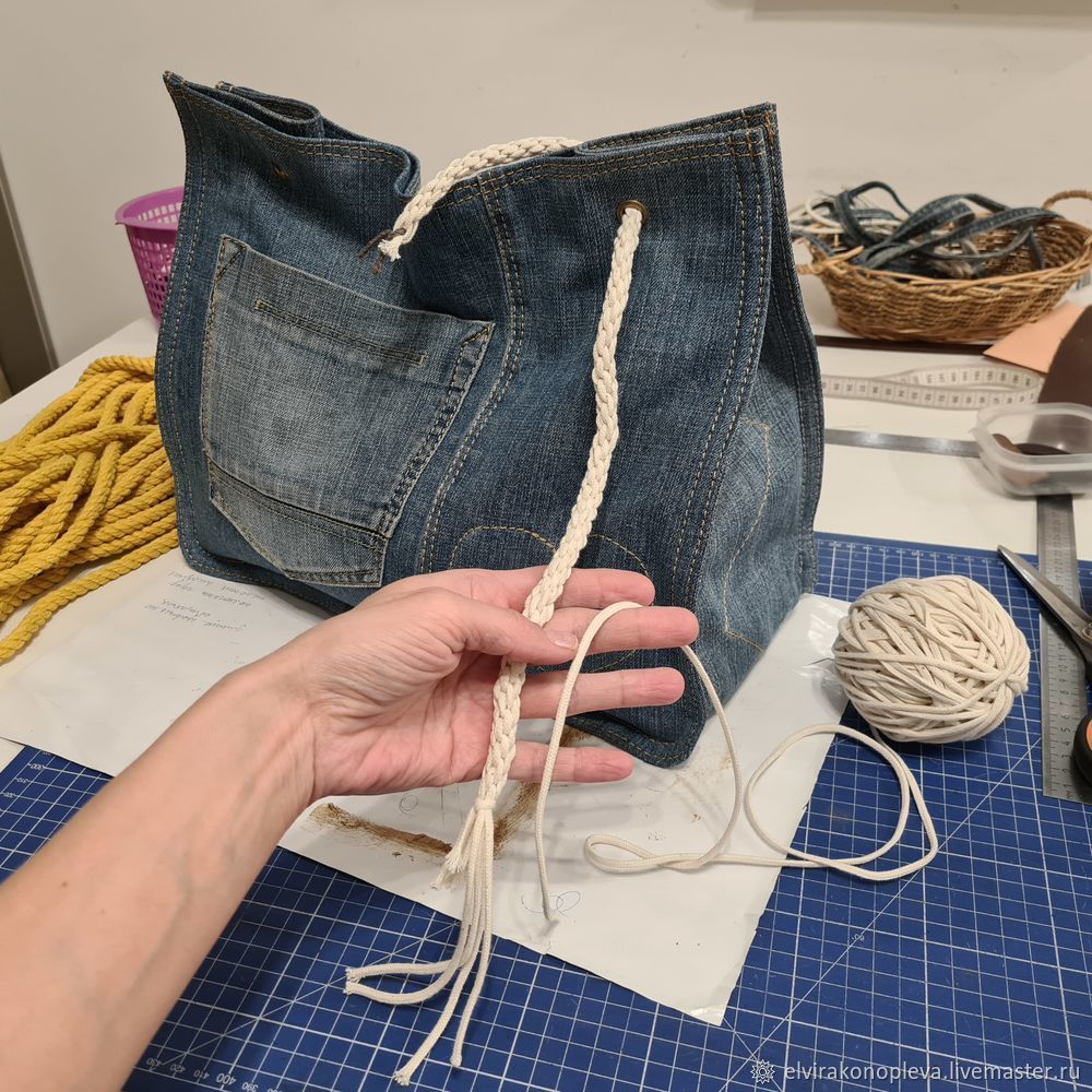 Recycled Denim Bag. Free Pattern & Tutorial ~ DIY Tutorial Ideas!