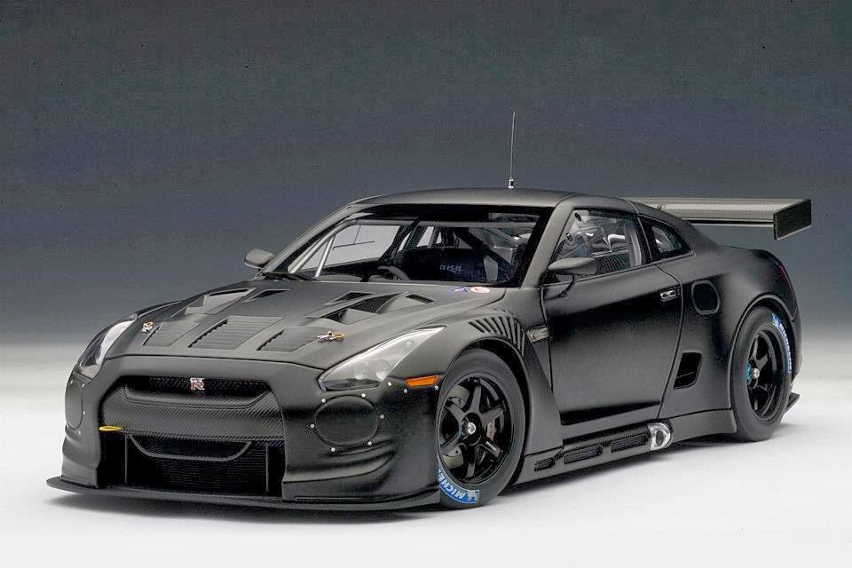 Mobil Nissan GT R | R-way Collection