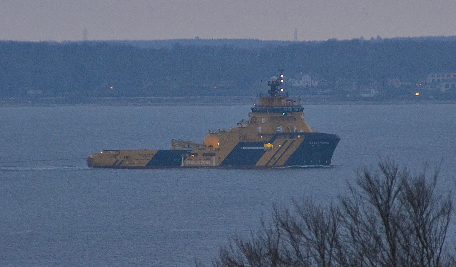 The Things I Enjoy: Another rare visitor in the Sound: The anchor ...