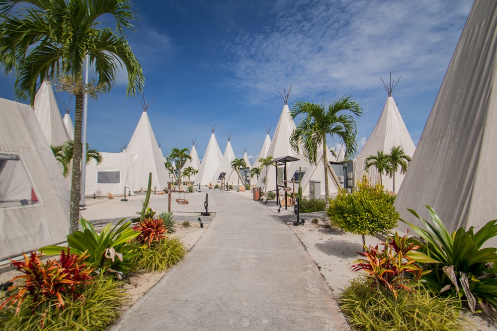 The ANMON Resort Penginapan Mewah Ala Mongolian Tent di Bintan ...