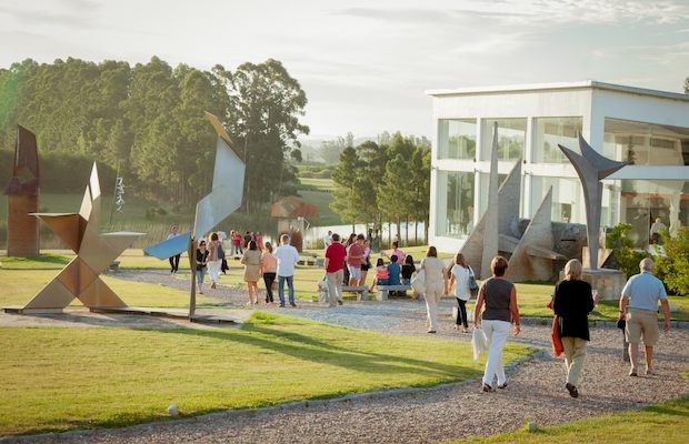 Profe. Lagrotta Arte: Pablo Atchugarry. Escultura Ficha 21.