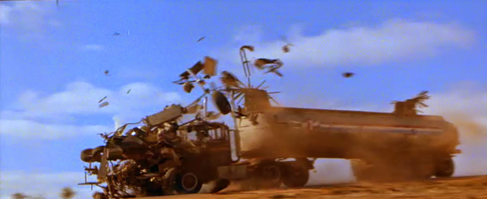 Futuro Finale 2088AD: Mad Max 2 Mack crash