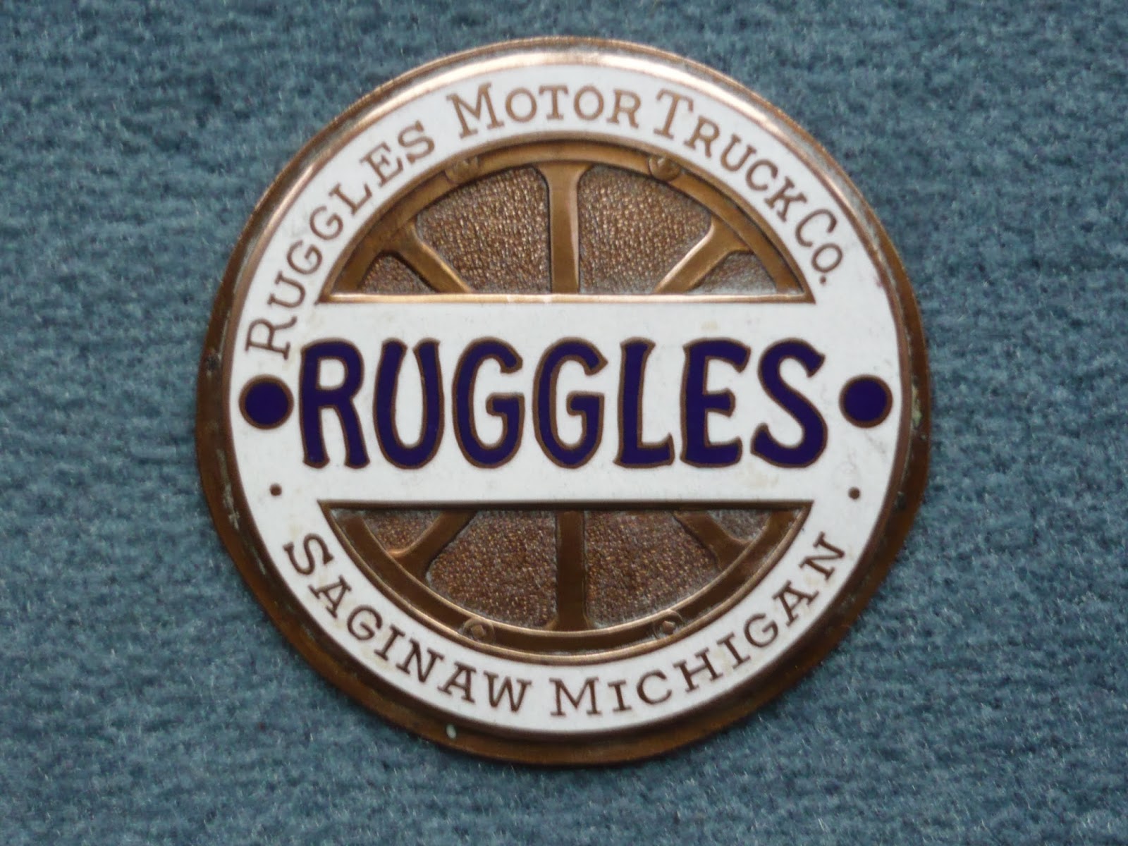 RadiatorEmblems: RUGGLES / USA