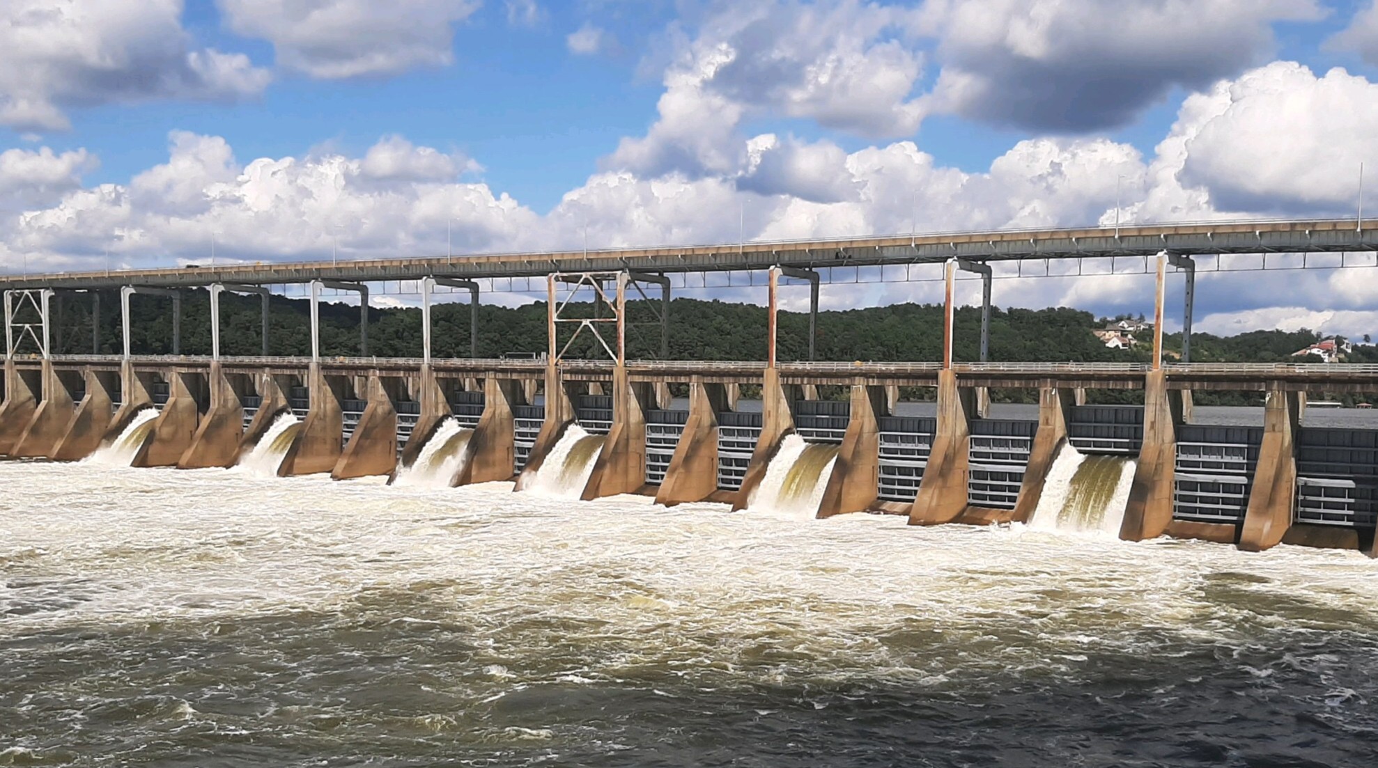 Industrial History: 1938 TVA 247netMW Pickwick Landing L&D