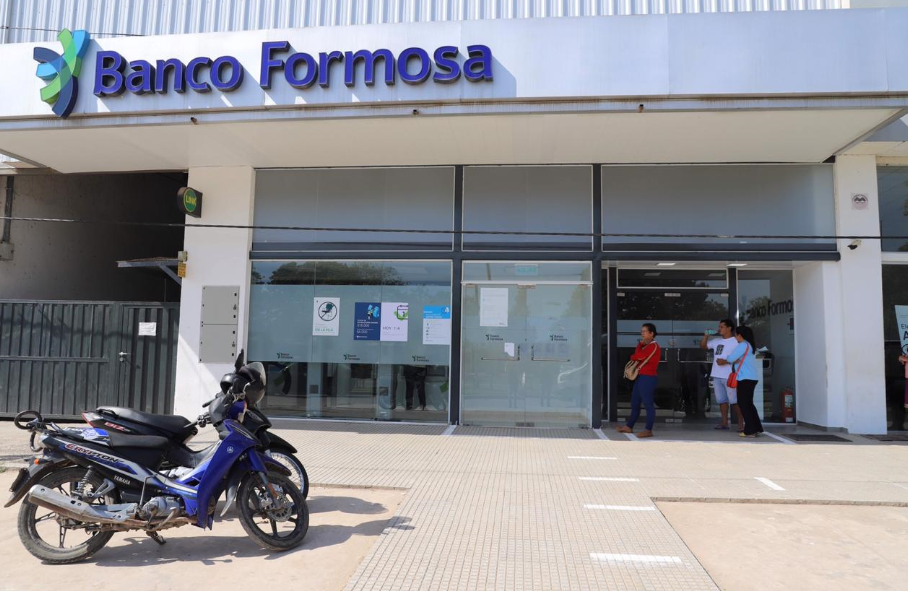 Desde este lunes el Banco atenderá por turnos - Siempre Formosa